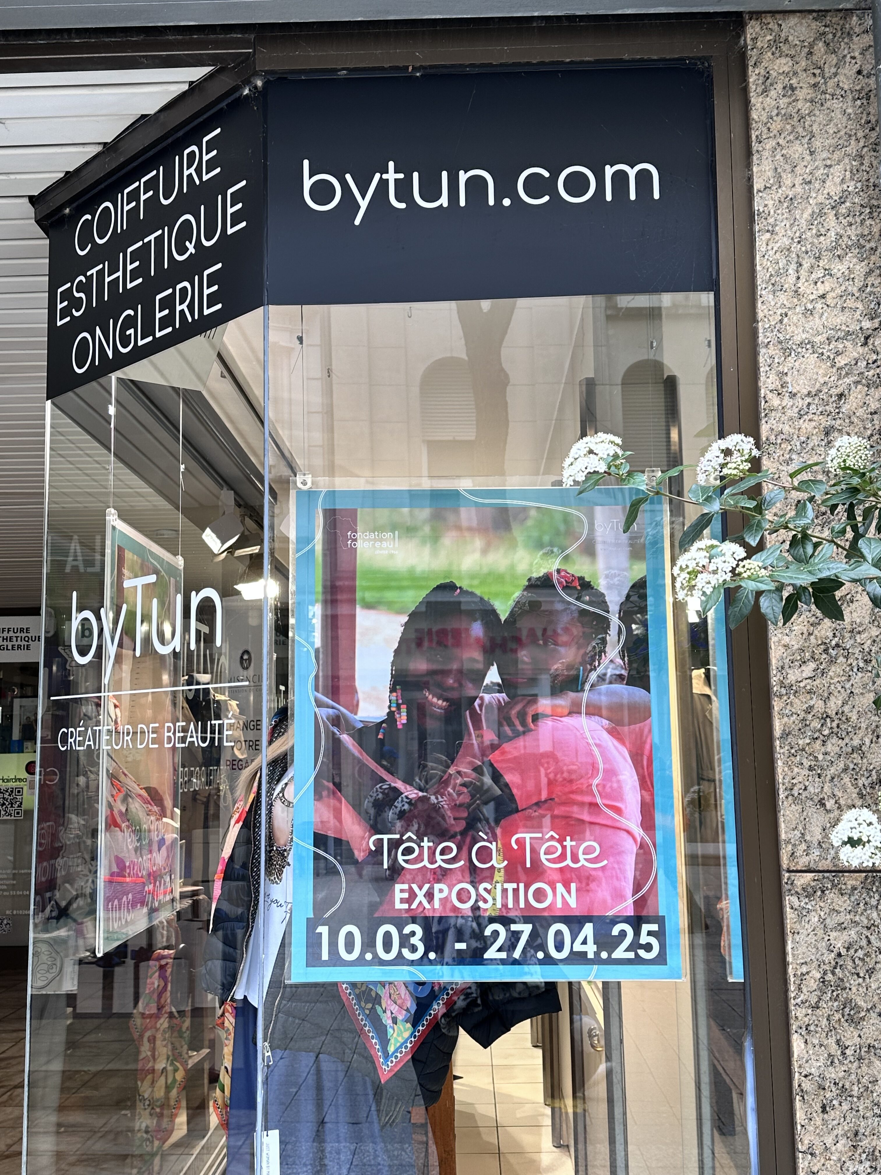 Tête à Tête – Une exposition solidaire dans un salon de coiffure ...